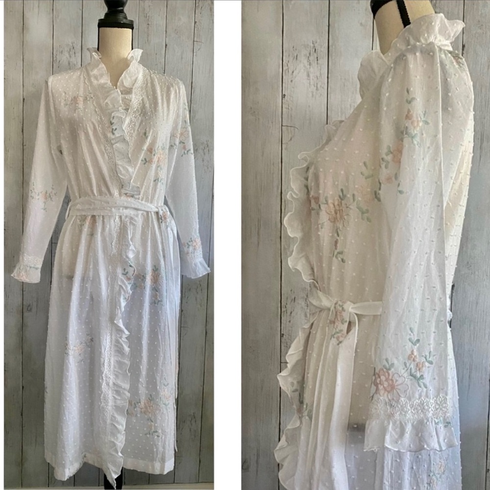 New Romantic Floral Embroidered Robe - Gem